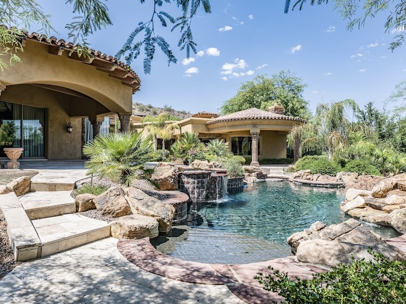 Our Guide To Designing The Right Swimming Pool For Your Home